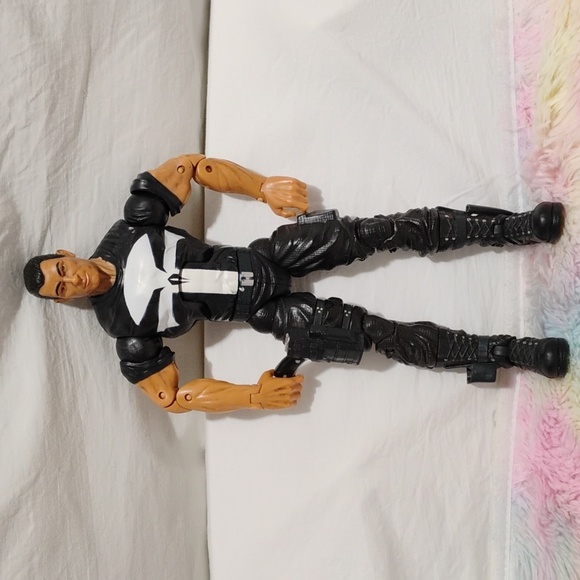 Marvel | Toys | The Punisher Vintage Marvel Legends Icon Large Figure ...